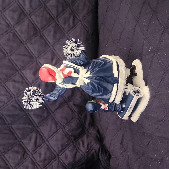 Danbury Mint | Accents | Penn State Mrs Clause Figurine By Danbury Mint ...